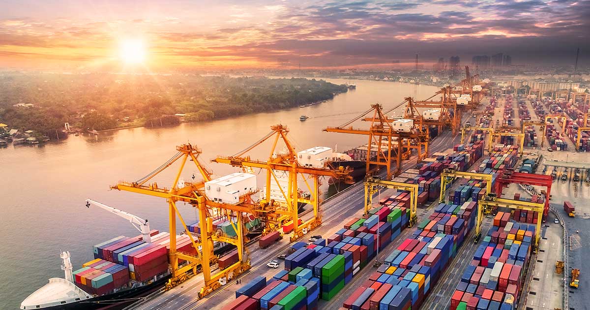 Taking a buttom-up approach to develop a Smart Port Ecosystem